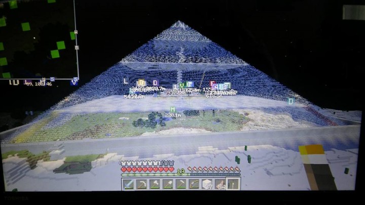 massive glass pyramid Minecraft Map