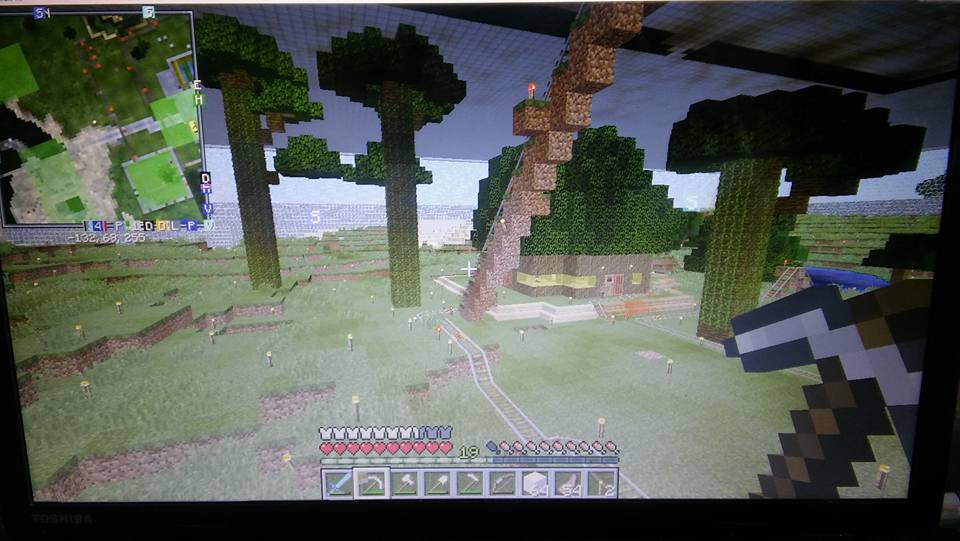 massive glass pyramid Minecraft Map