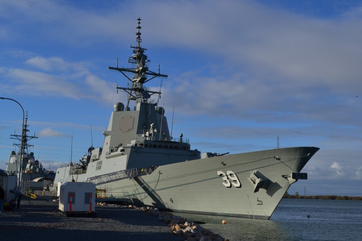 HMAS Hobart DDG-39 (2017) v2 [1:1] [Exterior Only] Minecraft Map