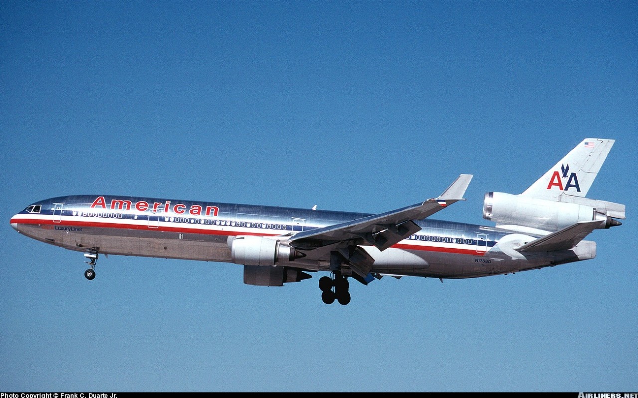 American Airlines McDonnell Douglas MD-11 (PS4) Minecraft Map