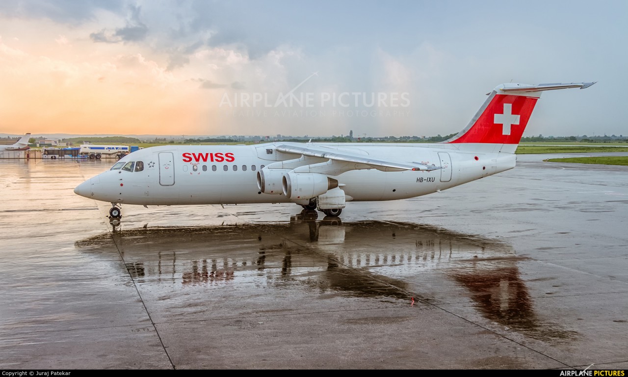 Avro RJ100/BAe 146-300 Minecraft Map