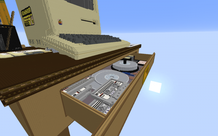 Retro Computer Desk w/Macintosh 128K Minecraft Map