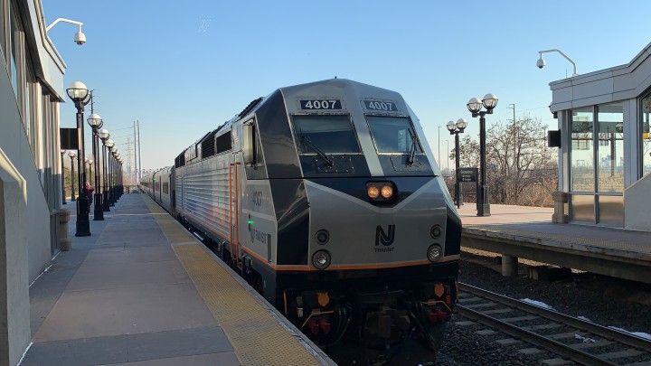 NJ Transit PL42AC Minecraft Map