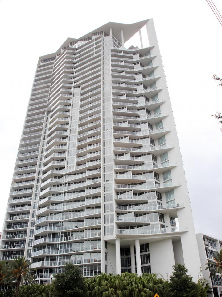 Horizzon Condominiums | Crystal City | ABC Minecraft Map